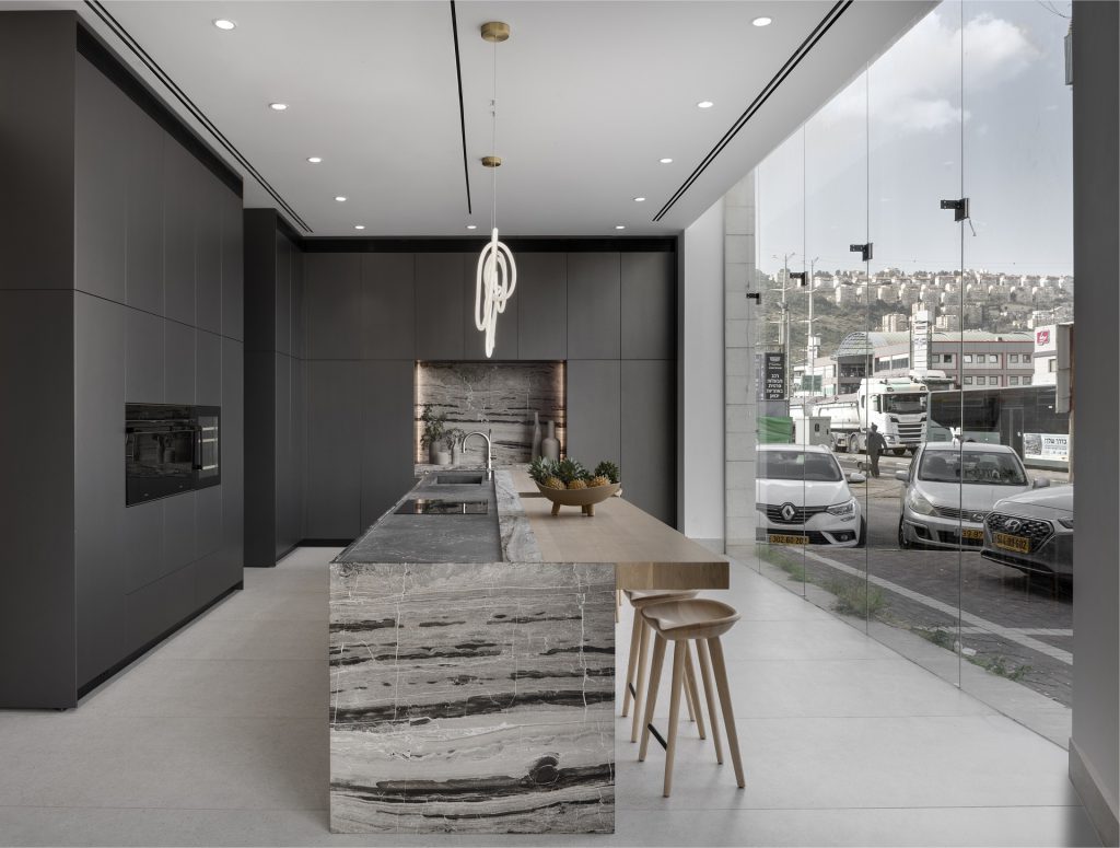 מטבח מדגם לואי ויטון בצבע אפור מוקה - Semel Kitchens | מטבחים : מטבחי סמל