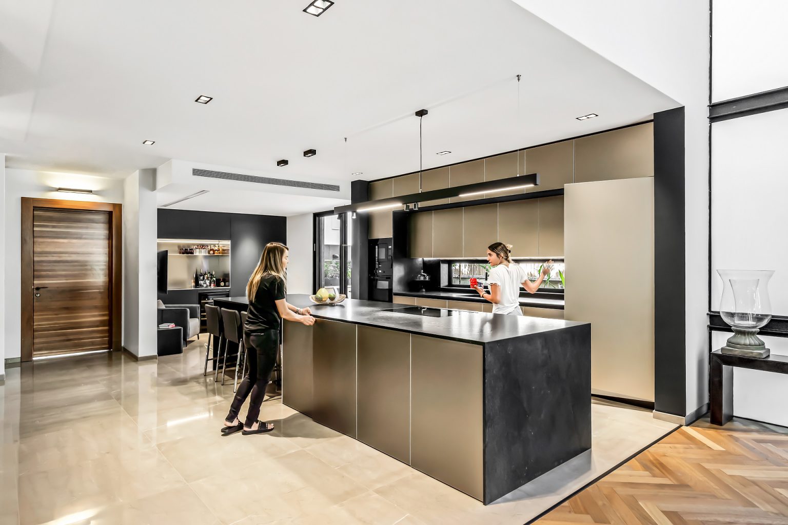 מטבח אלומיניום בצבע שמפניה - Semel Kitchens