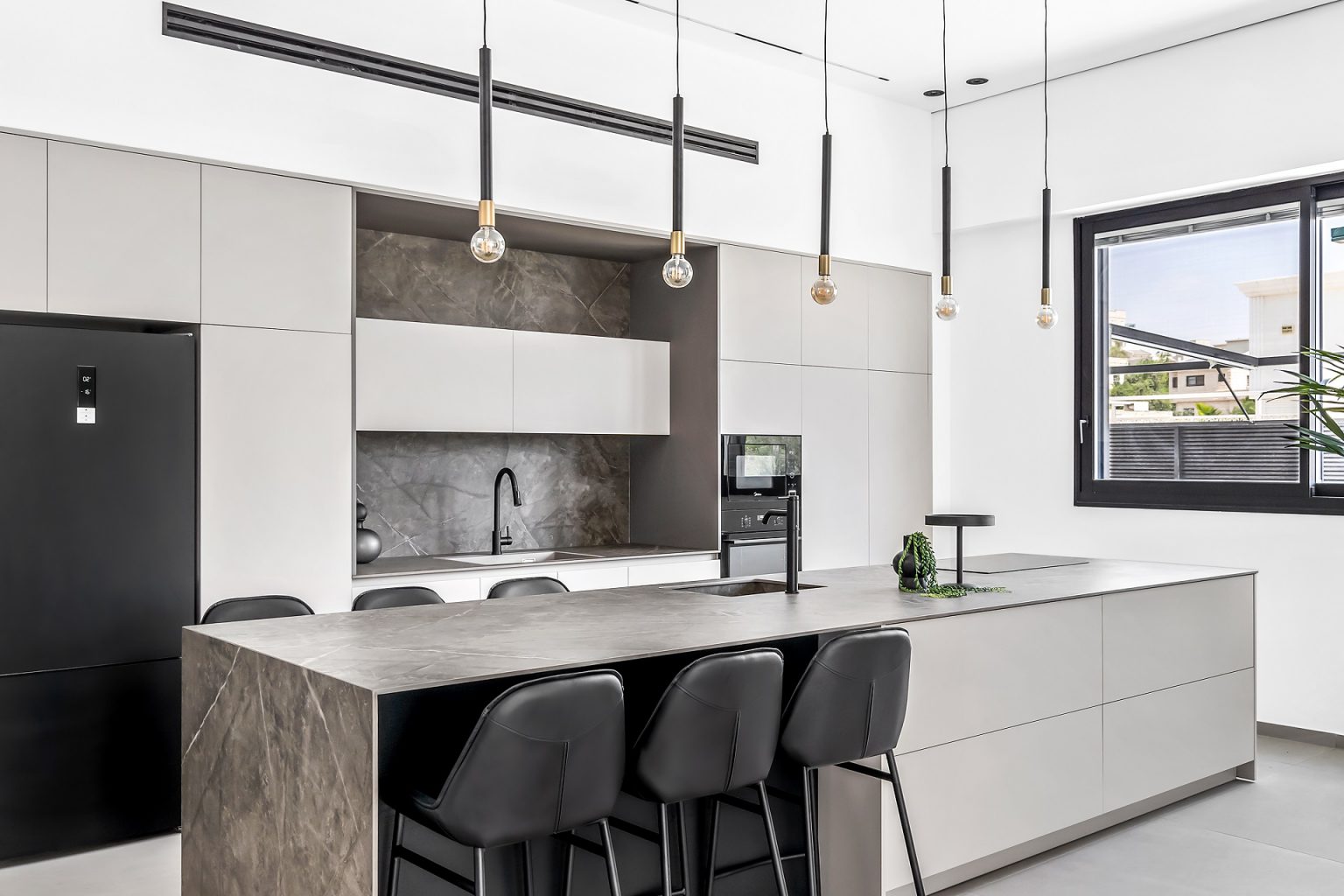 SEMEL KITCHENS - מטבח נאנו סהרה ועץ וואגיו כהה