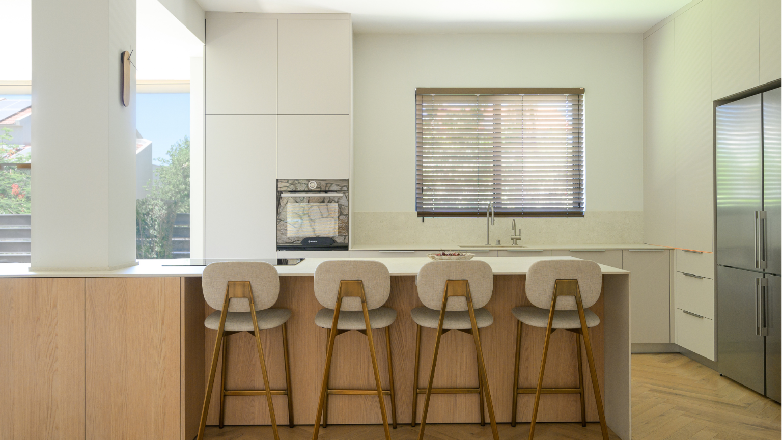 Champagne and Wood Kitchen : מטבחים : מטבחי סמל